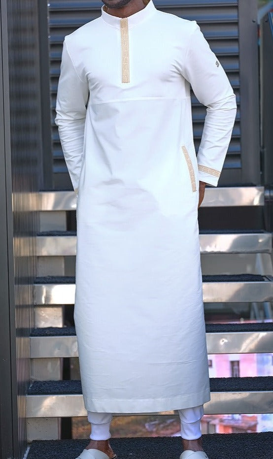 Islamic Men's Long Thobe Eminence QL in Cream and Gold | MOOMENN